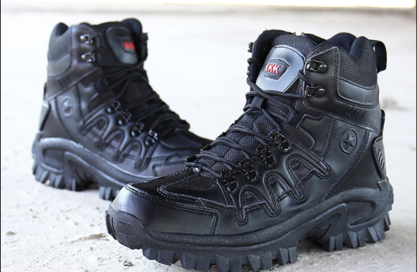 Anti-slip and wear-resistant military boots | safety shoes manufacturers